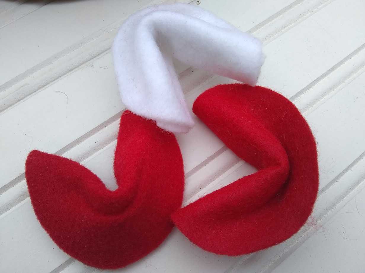 DIY Felt Fortune Cookies Valentine's Day Craft + free Valentine ...